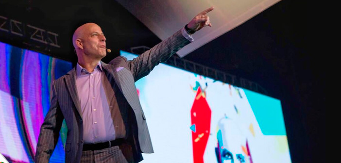 "Trabaja con amor o retírate de tu trabajo" Randy Gage