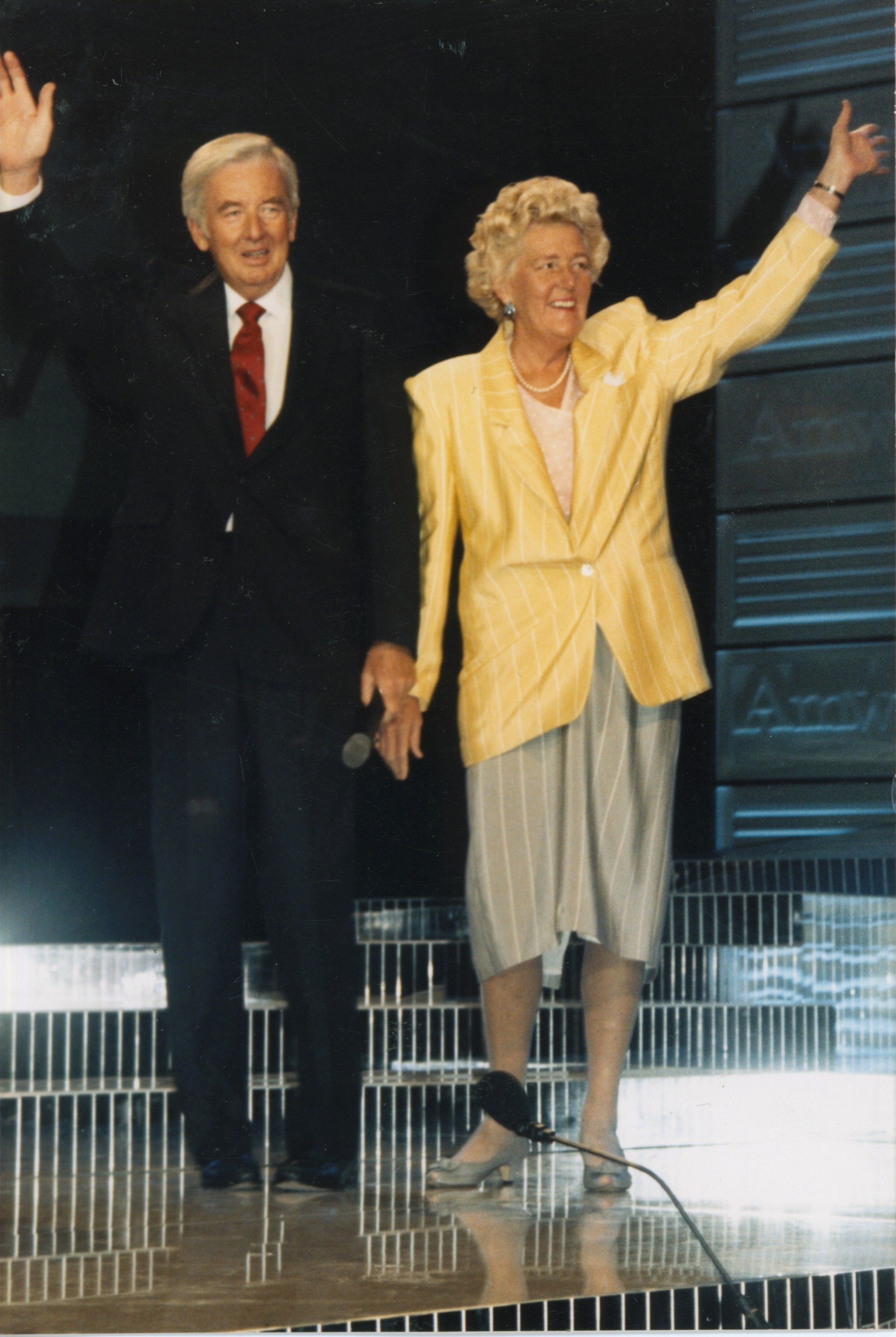 ¿Quién fue JAY VAN ANDEL co-fundador de Amway?