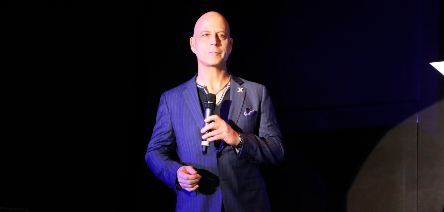 La forma en que miras el mundo determina tu actitud, por Randy Gage