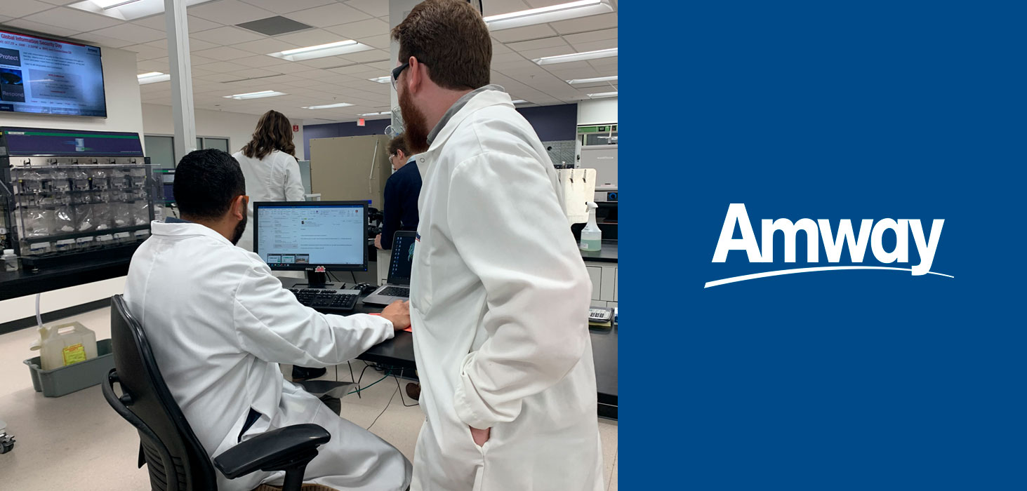 Detrás de escena en el Laboratorio de Garantía de Calidad Química de Amway