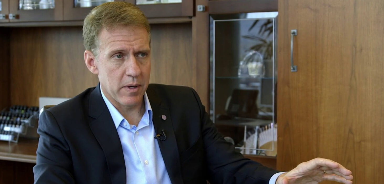 David Stirling, CEO de doTERRA, fue invitado a este importante evento ...