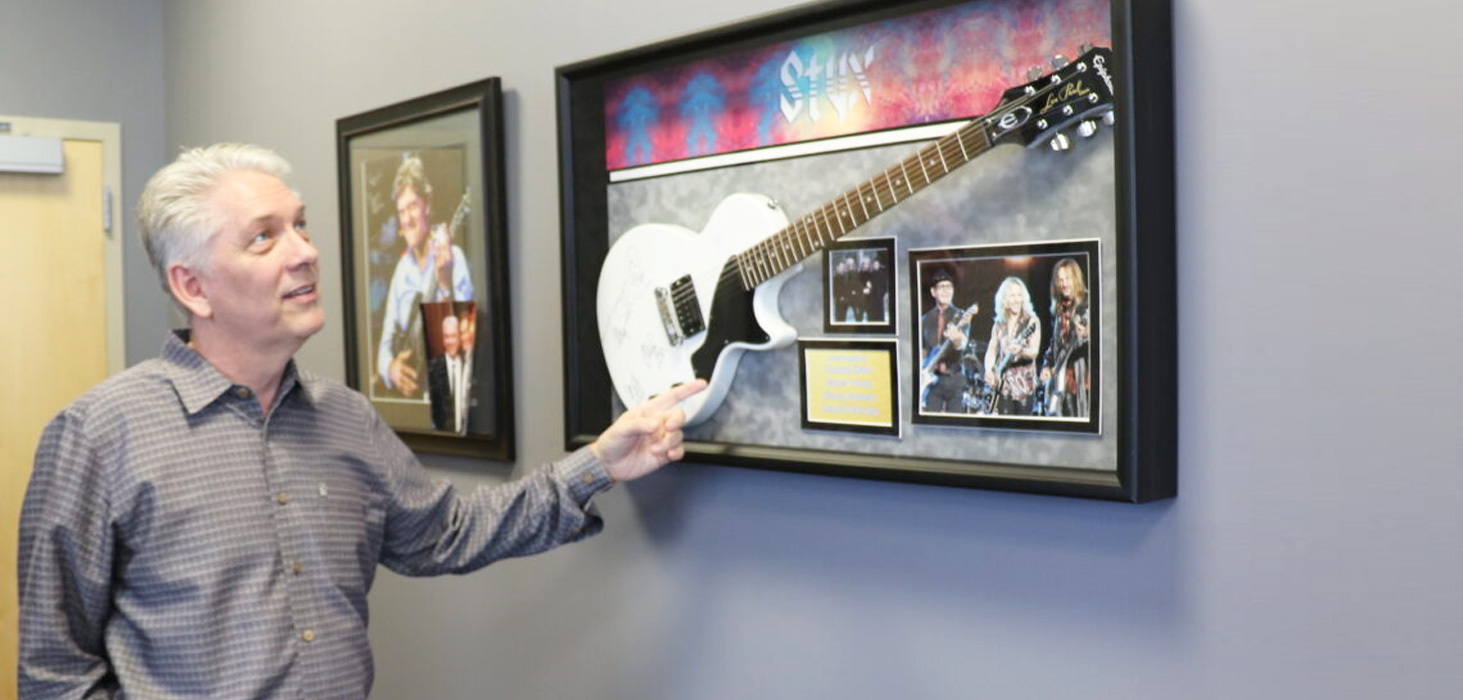 Kevin Guest, CEO de USANA, se une a esta famosa banda para tocar la ...